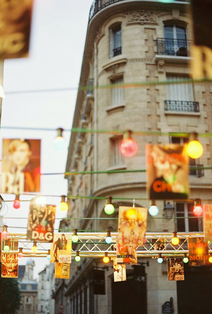 Fun and Unusual Urban Art Installations Around the World - moco-choco